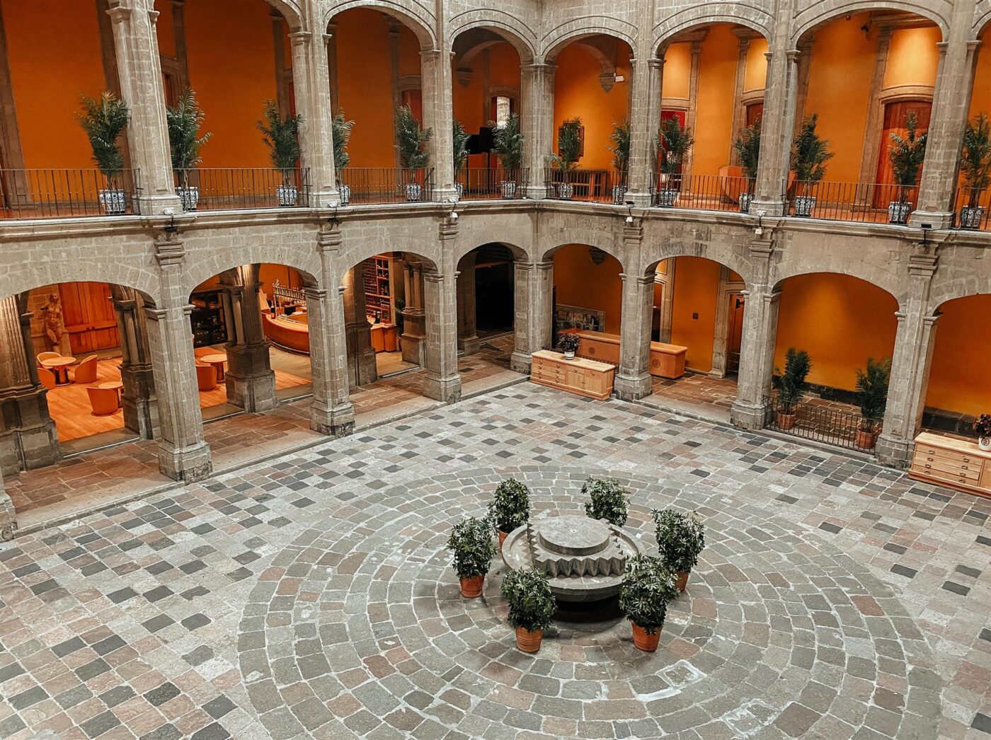 Club de Banqueros - AisleGo